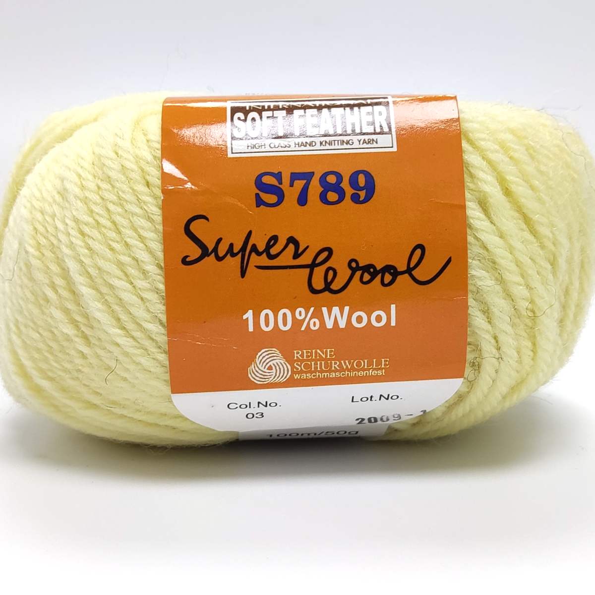 Soft Feather Super Wool – DK Yarn